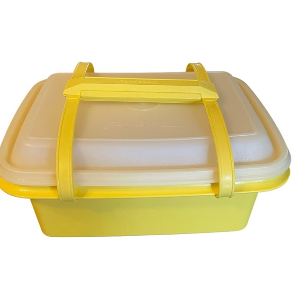 Tupperware | Kitchen | Vintage Tupperware Pack N Carry Lunch Box With 4 ...